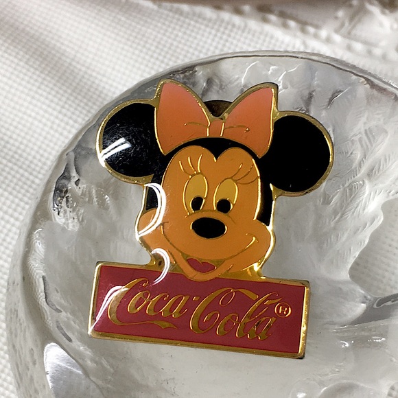 Coca Cola | Jewelry | Vtg Minnie X Coca Cola Lapel Pin | Poshmark
